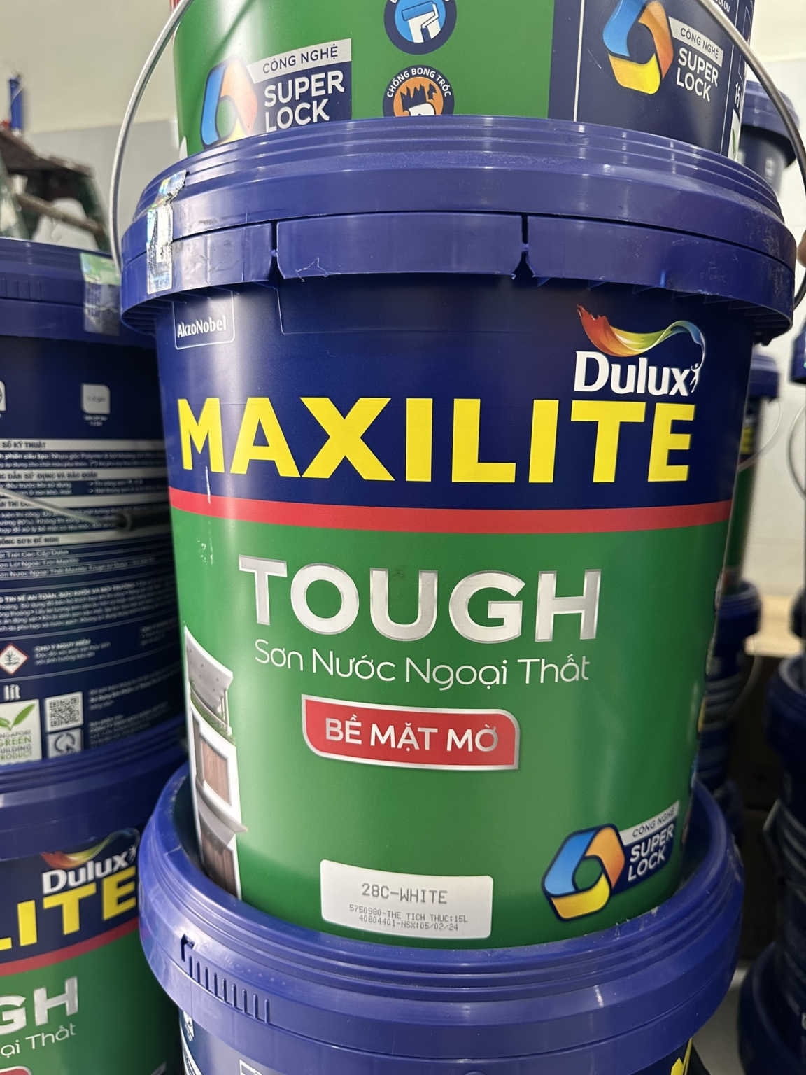 Sơn Ngoại Thất Maxilite Tough 28CB Bề Mặt Bóng Thùng 15L